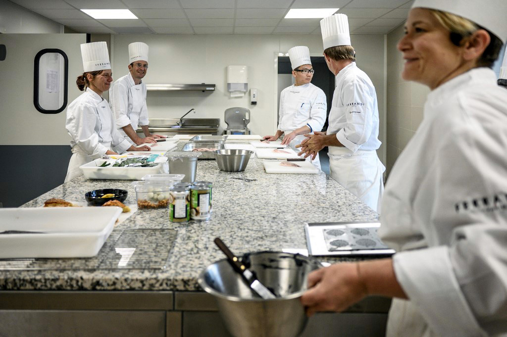 Nouvelle classification dans les métiers de l’hôtellerie et de la ...